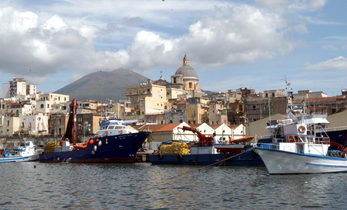 Torre Annunziata: una donna è morta in spiaggia - Napoli ZON Torre Annunziata: una donna è morta in spiaggia - Napoli ZON