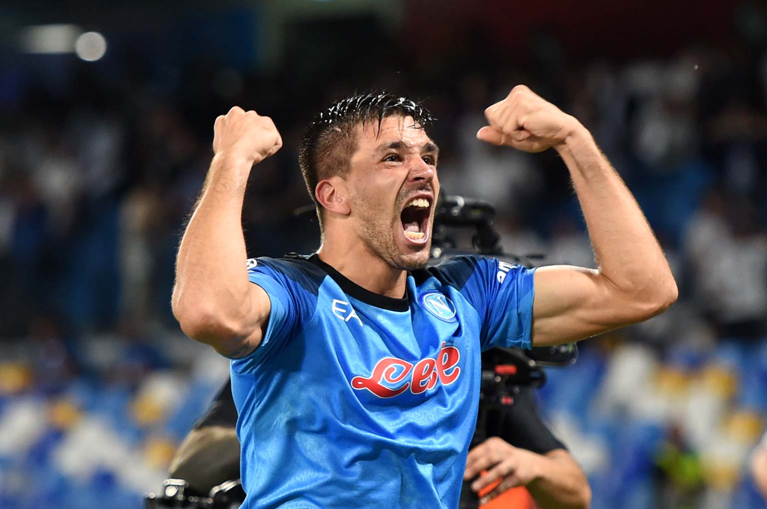 Calcio Napoli: Simeone festeggia con Kim la vittoria - Napoli ZON