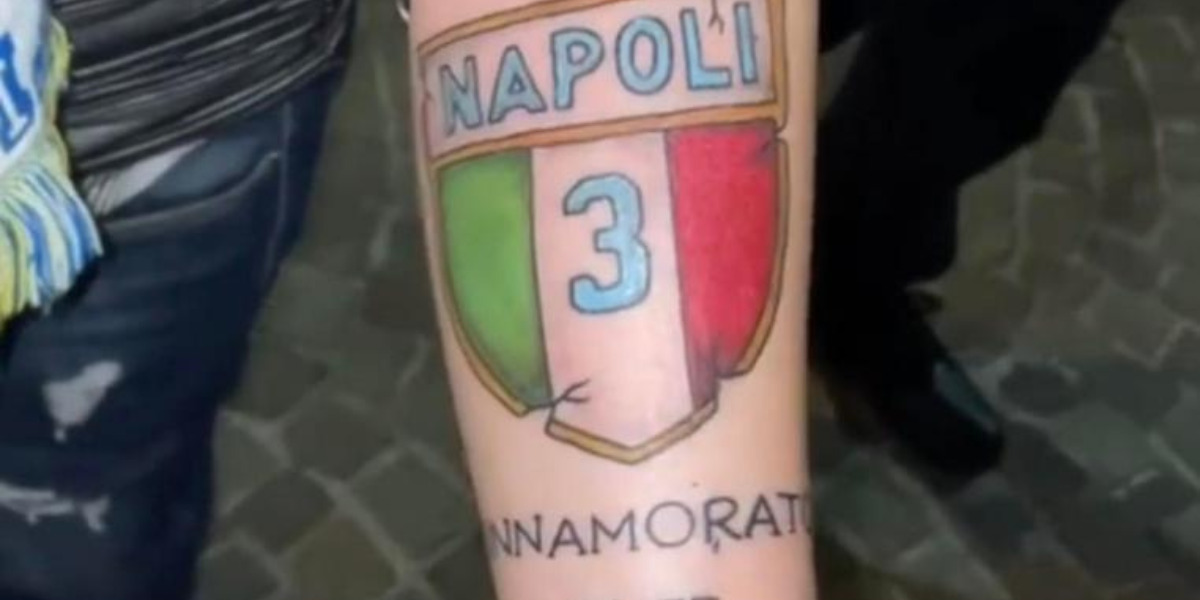 Tatuaggio terzo scudetto: tifoso allo stadio sorprende tutti - Napoli ZON