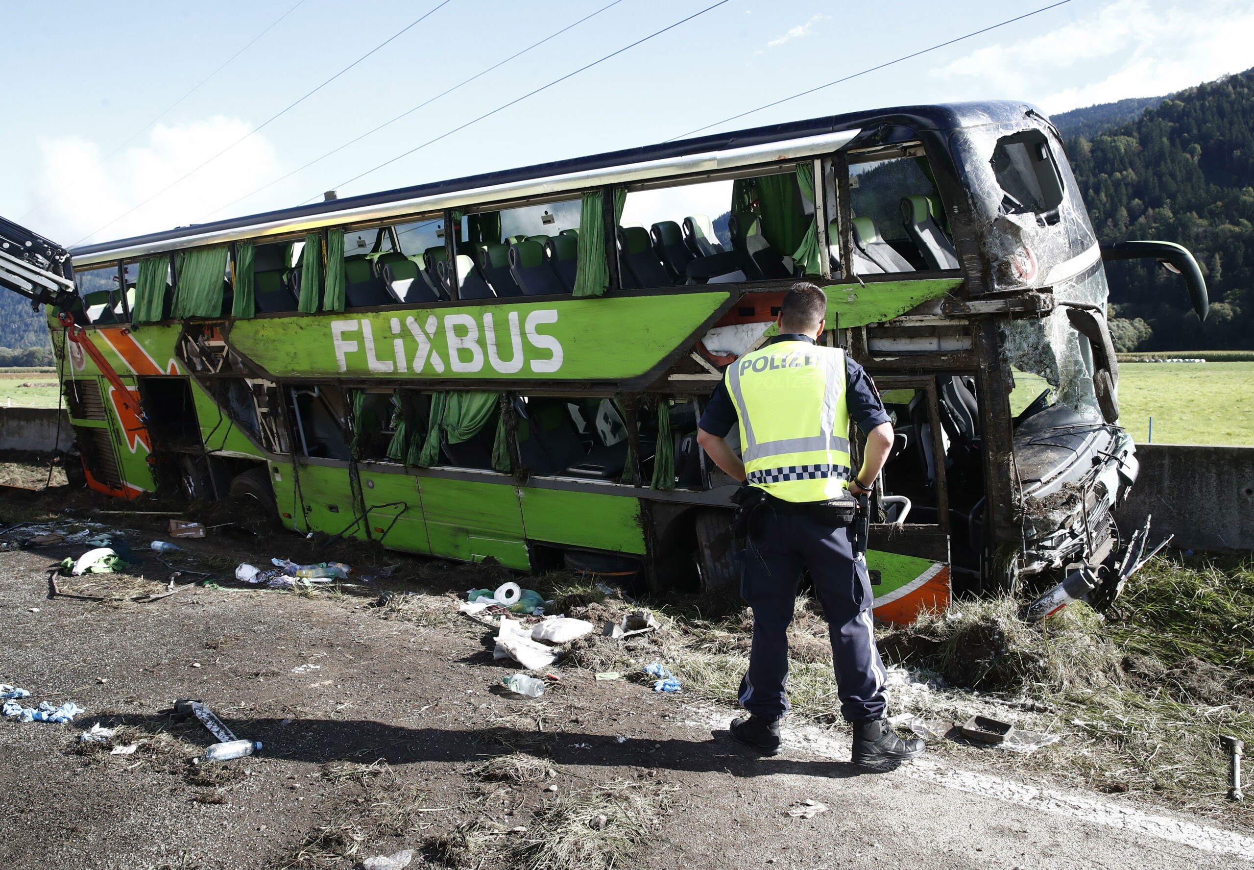 Incidente Flixbus in Austria: un morto, feriti tre italiani - Napoli ZON