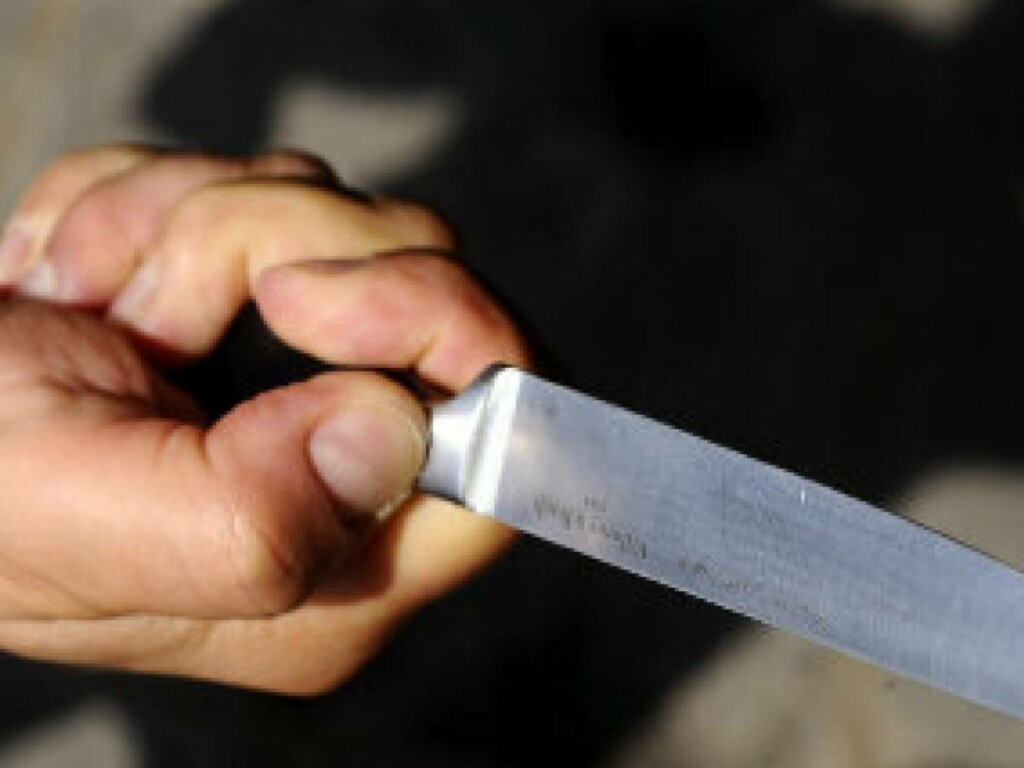Napoli, 12enne accoltellato al polmone: sarebbe stato il padre